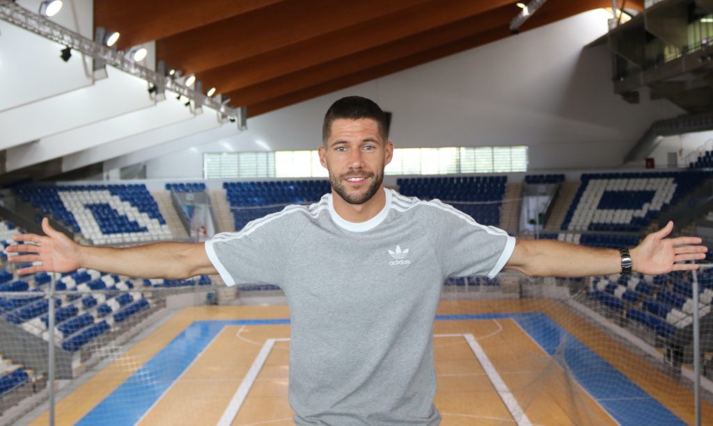 Raúl Campos: “Estoy muy feliz por poder continuar en este gran club ...